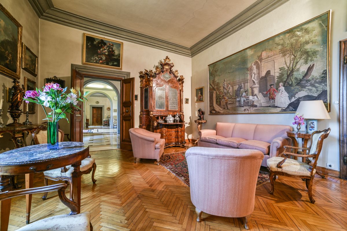 9 bedroom Villa for sale with panoramic view in Florence, Tuscany