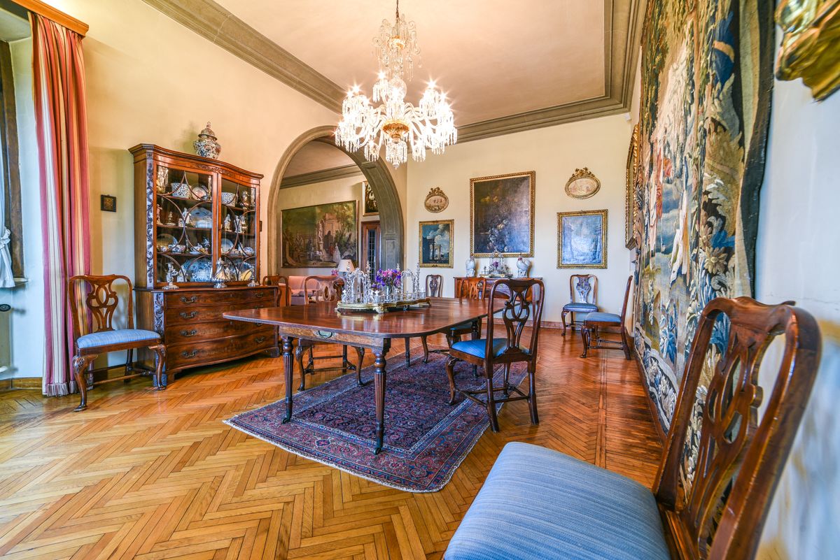 9 bedroom Villa for sale with panoramic view in Florence, Tuscany