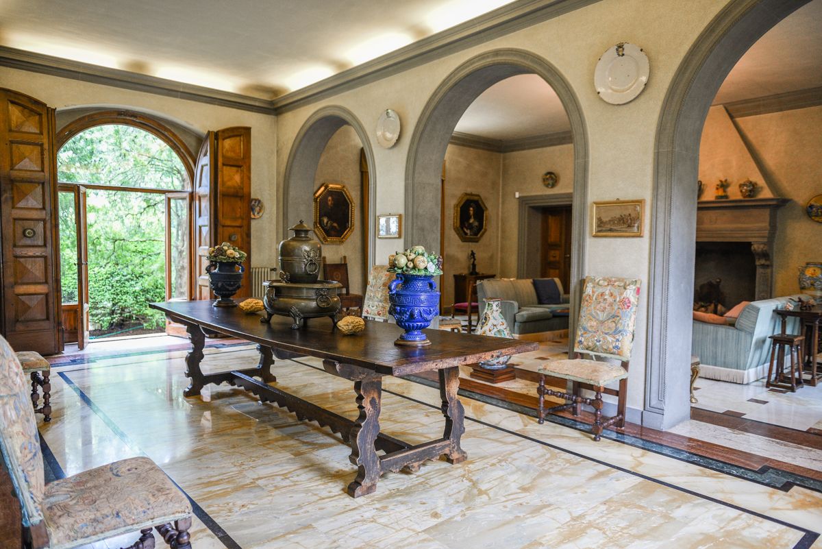 9 bedroom Villa for sale with panoramic view in Florence, Tuscany