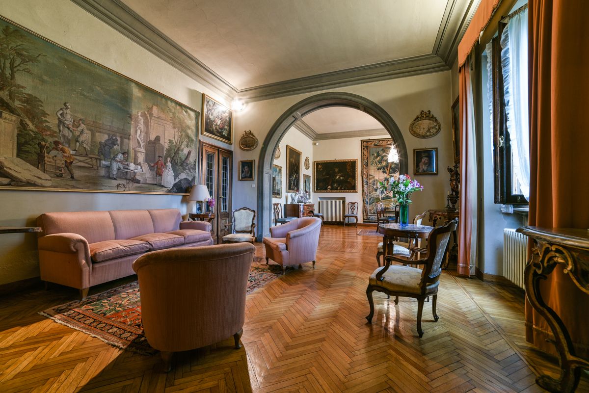 9 bedroom Villa for sale with panoramic view in Florence, Tuscany