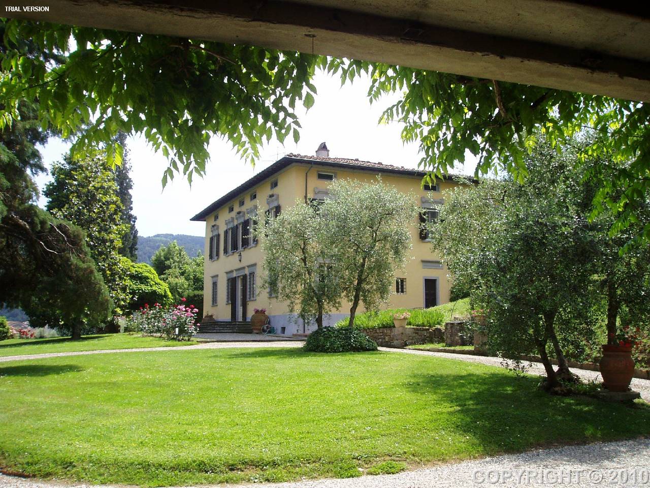 7 bedroom Villa with 70,000m2 of land Lucca, Lucca, Tuscany