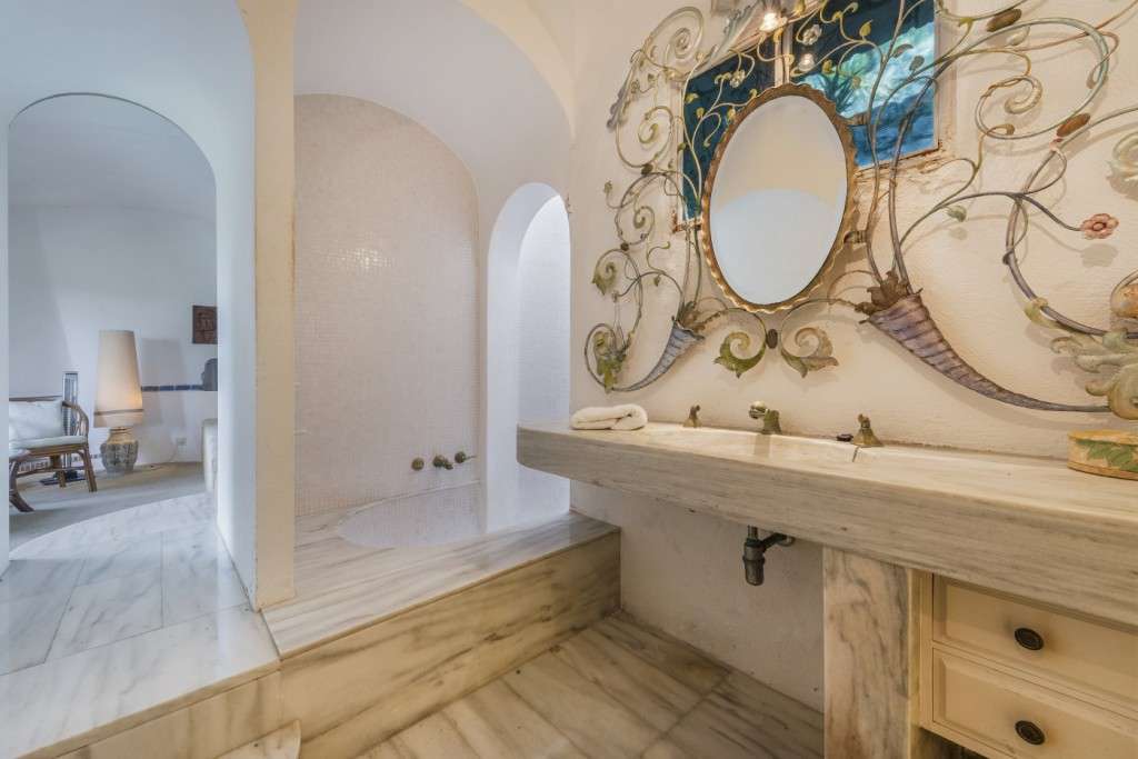 Authentic Character Architect Designed Unique Luxury Sea View 4 bedroom ...